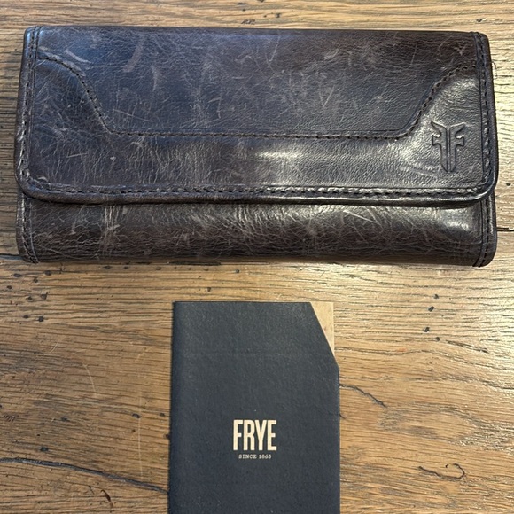Frye | Bags | Frye Melissa Brown Distressed Trifold Leather Wallet ...